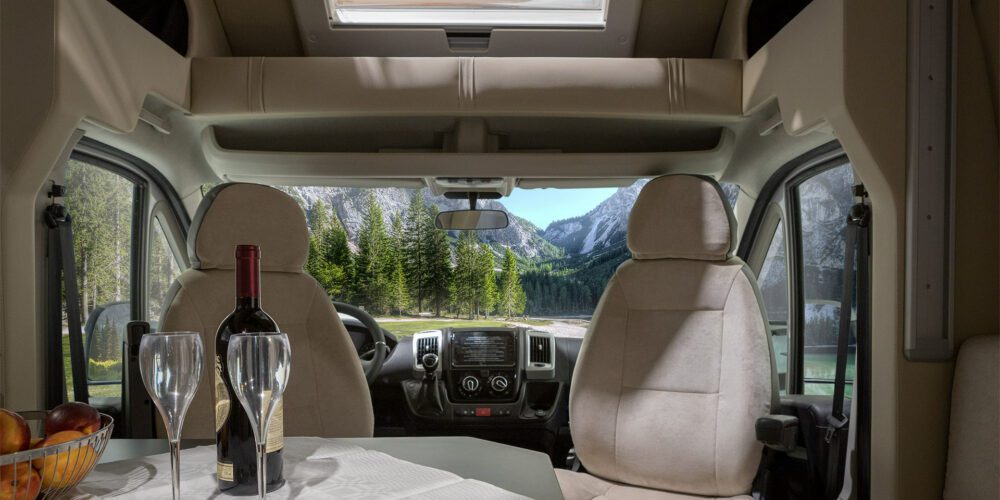 Deluxe Motorhome 4 seats - Travelling with style | Atlantis