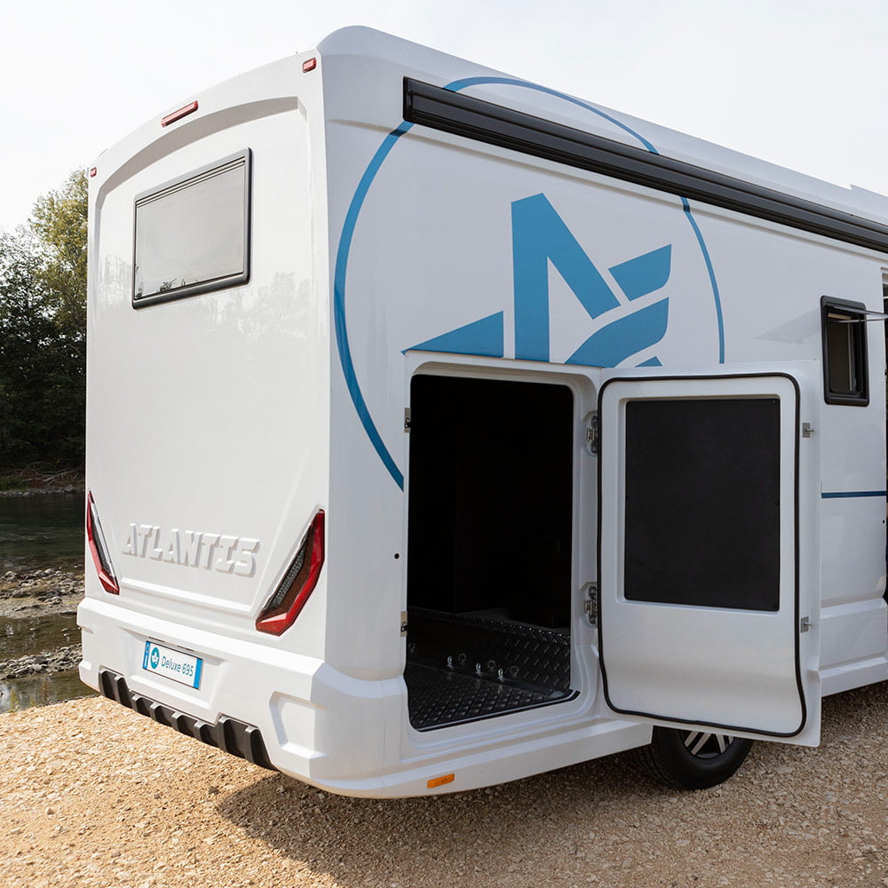 Deluxe Motorhome 4 seats - Travelling with style | Atlantis